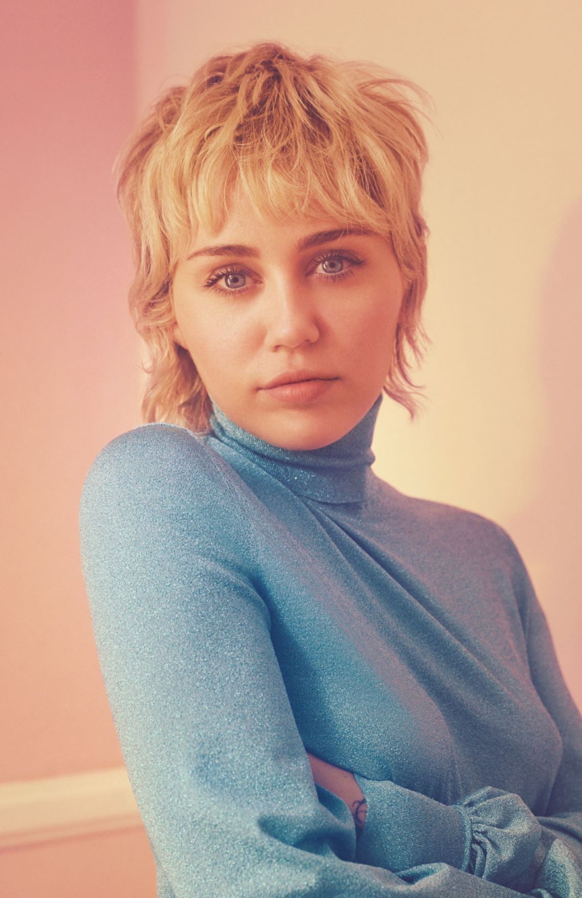 MILEY CYRUS FRONTS NEW GUCCI FLORA GORGEOUS GARDENIA CAMPAIGN | The ...