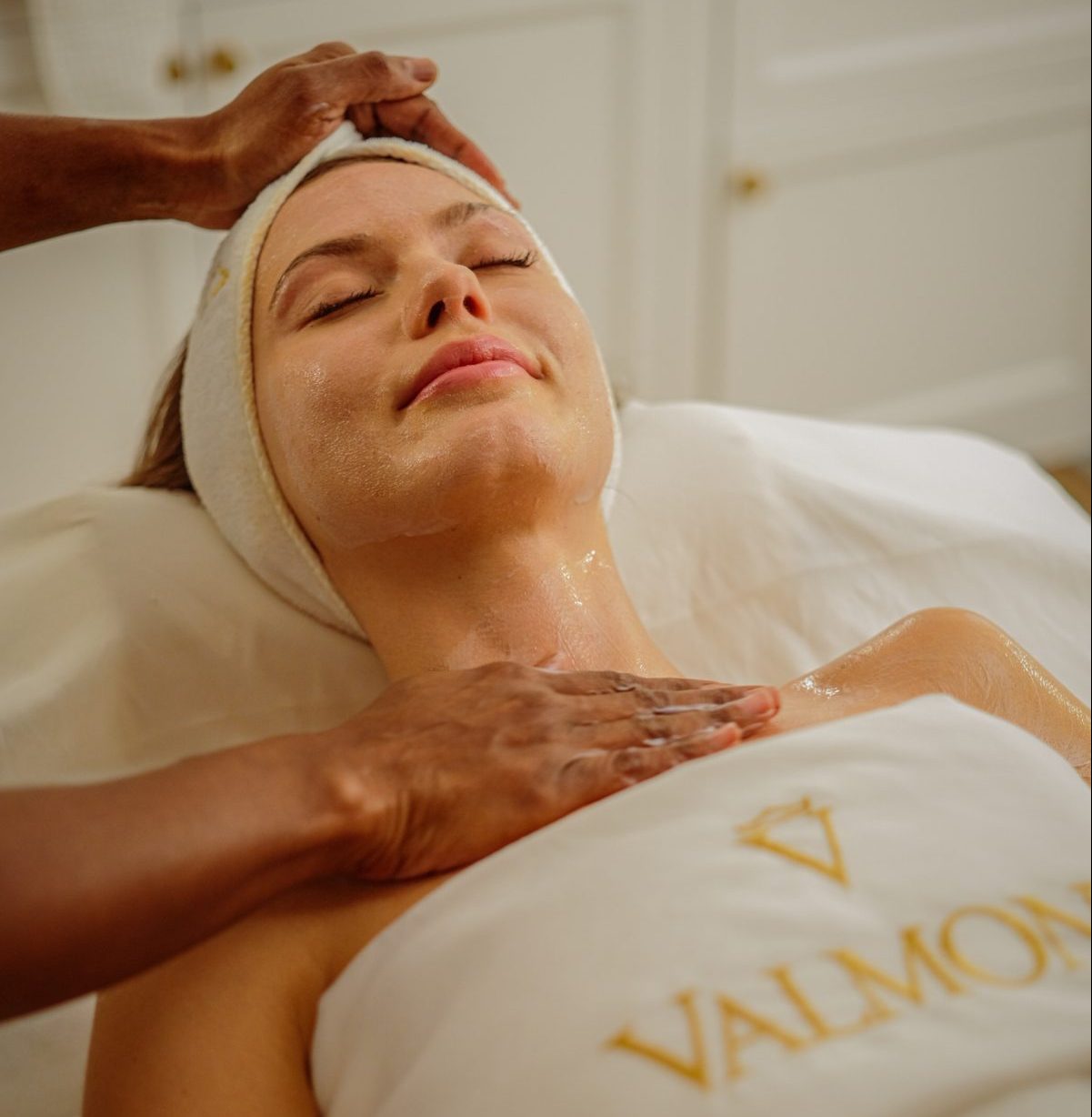 La Maison Valmont Opens First U.S. Boutique and Spa at The Carlyle ...